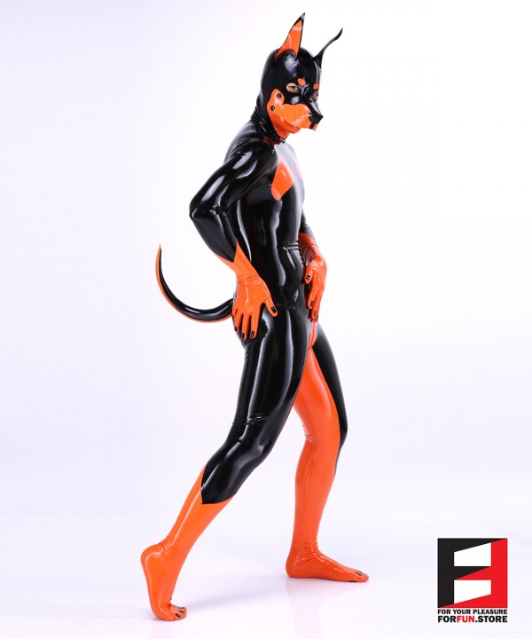 LATEX PETSUIT FOR YOUR PLEASURE : FORFUN