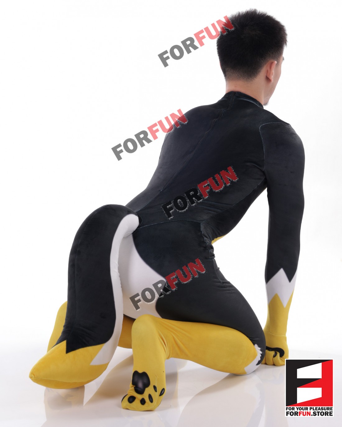 SMOOTH PETSUIT FOR YOUR PLEASURE : FORFUN