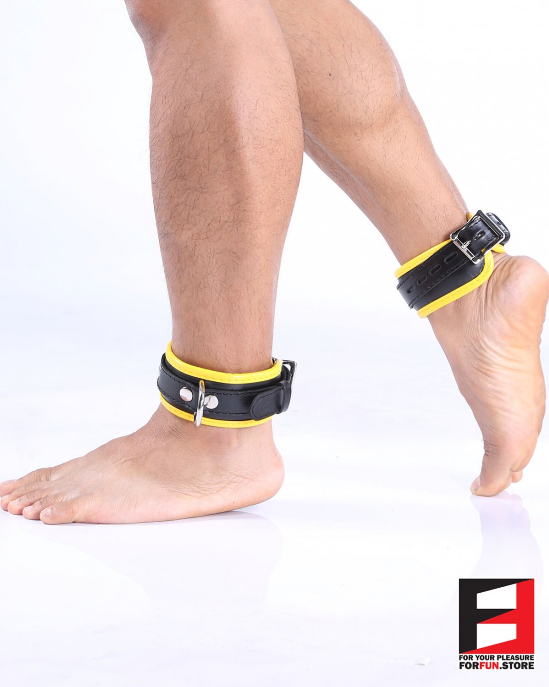 LEATHER ANKLES FOR YOUR PLEASURE : FORFUN