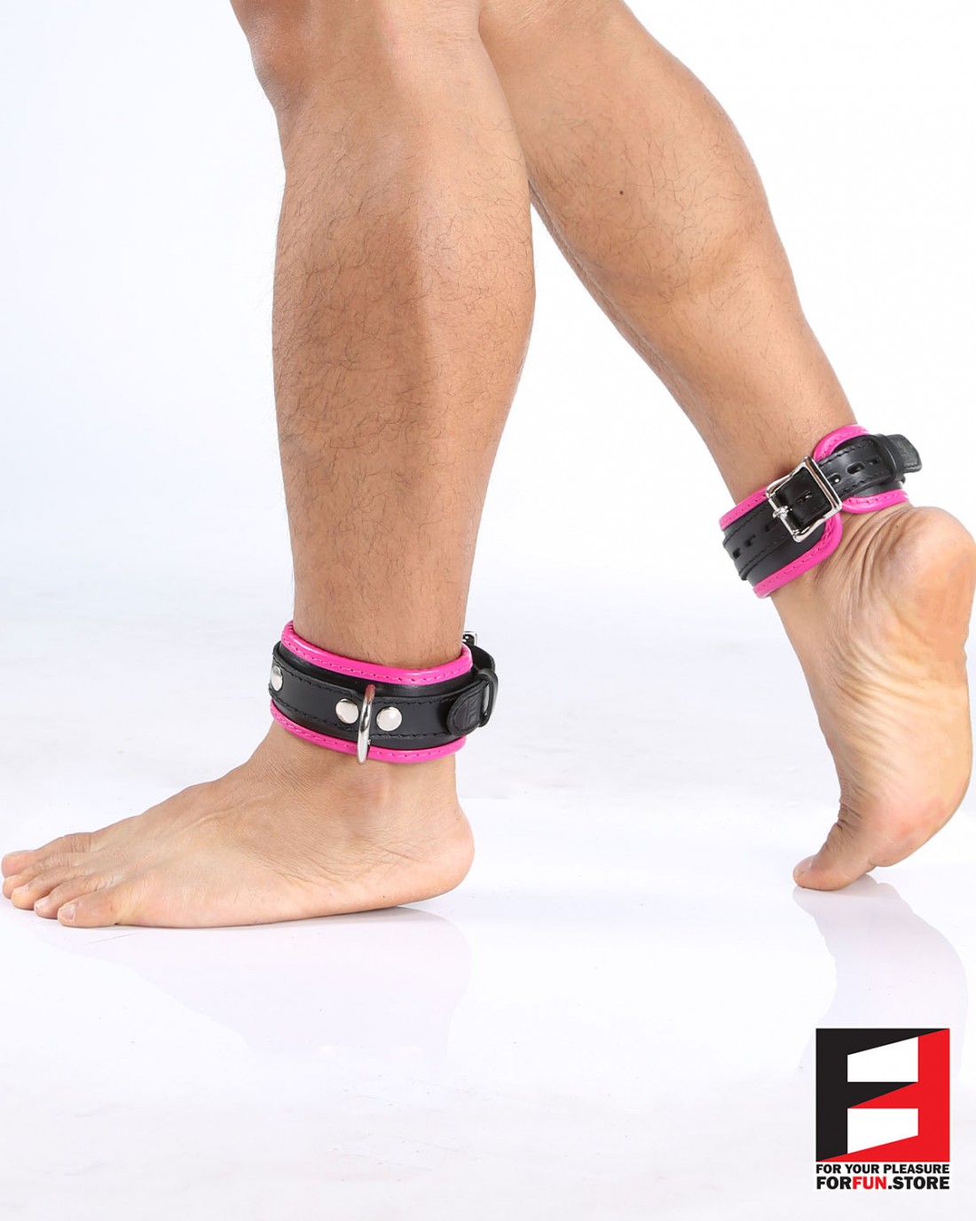 LEATHER ANKLES FOR YOUR PLEASURE : FORFUN