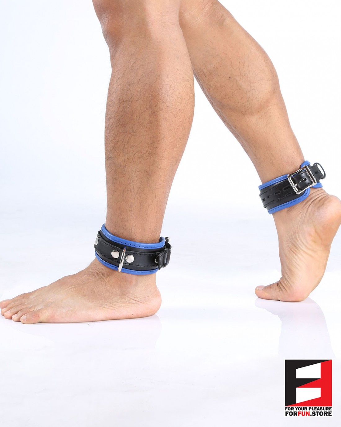 LEATHER ANKLES FOR YOUR PLEASURE : FORFUN