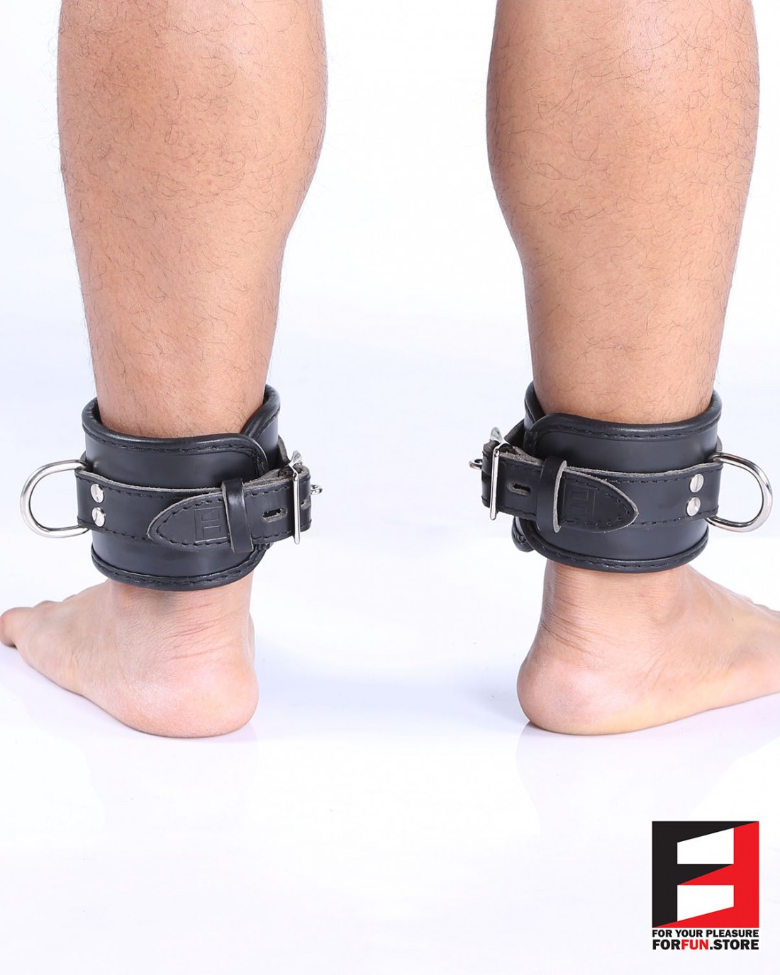 LEATHER ANKLES FOR YOUR PLEASURE : FORFUN