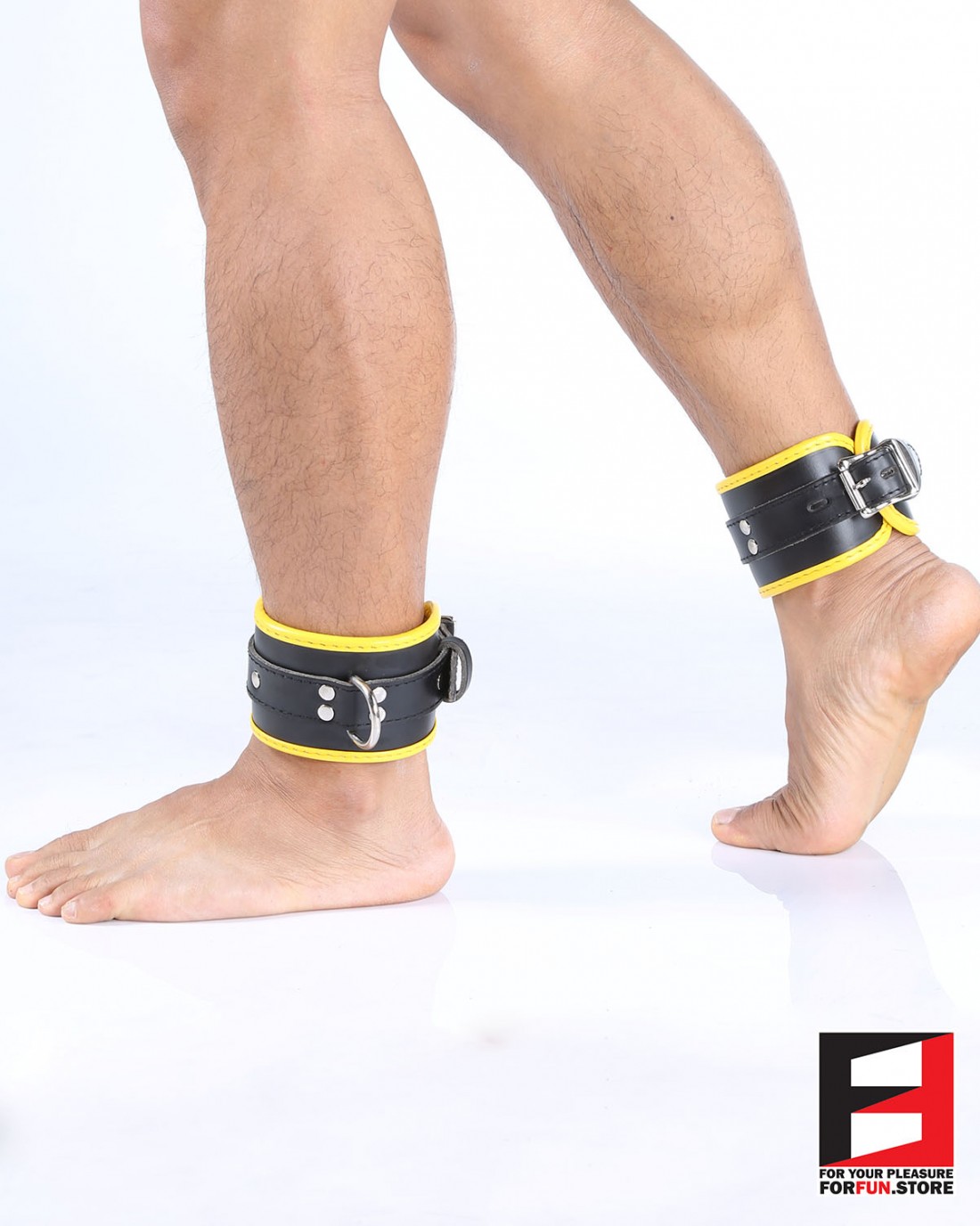 LEATHER ANKLES FOR YOUR PLEASURE : FORFUN