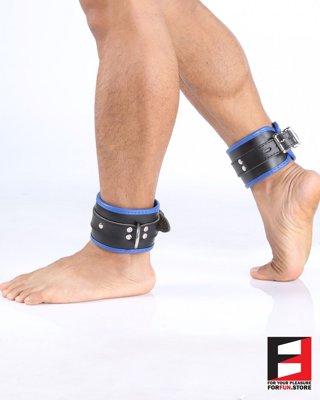 LEATHER ANKLES FOR YOUR PLEASURE : FORFUN