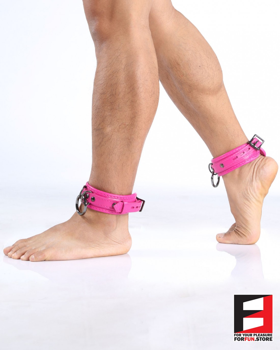 LEATHER ANKLES FOR YOUR PLEASURE : FORFUN