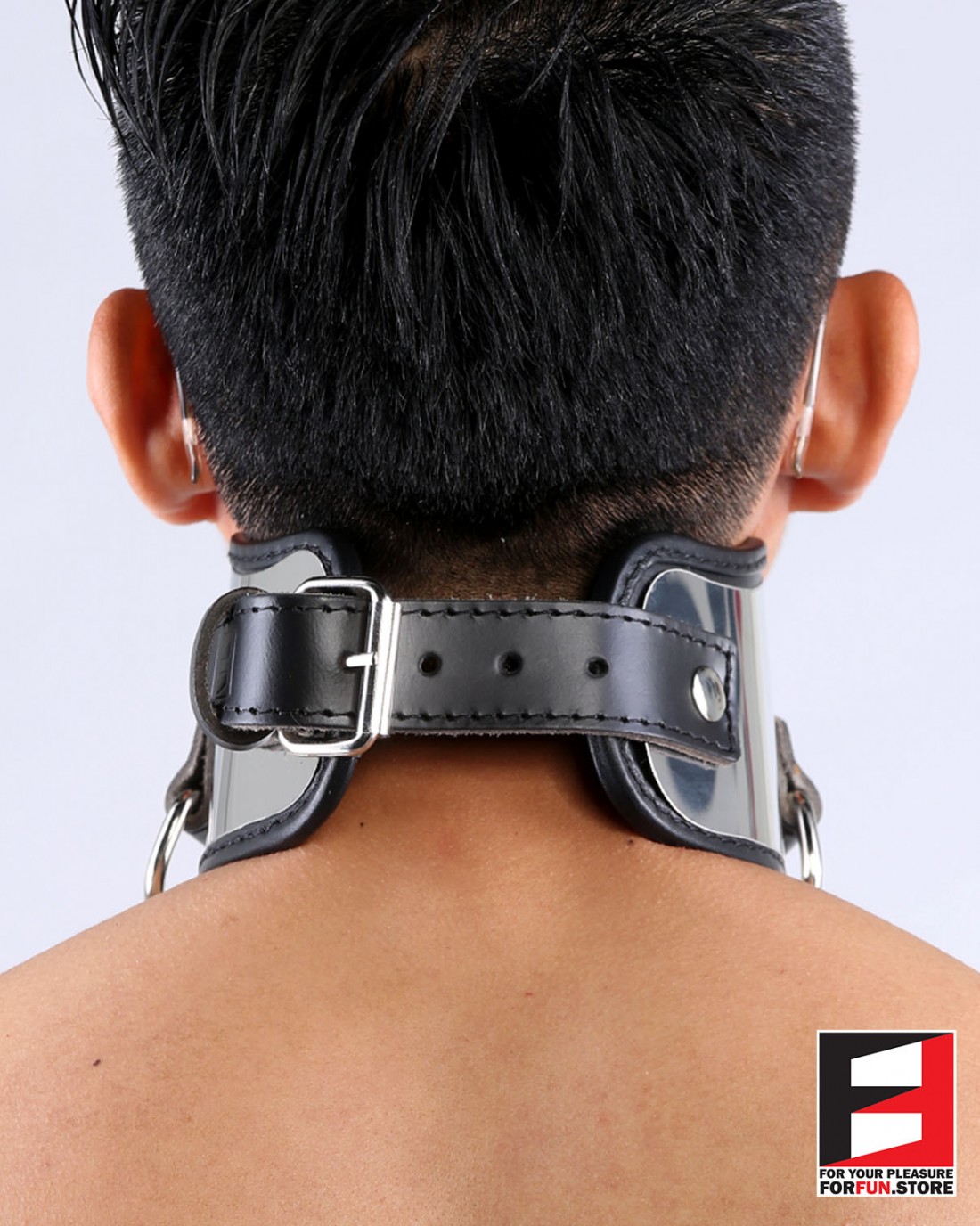 LEATHER WITH STAINLESS STEEL POSTURE COLLAR FOR YOUR PLEASURE : FORFUN