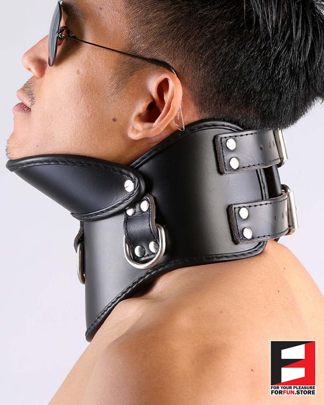 LEATHER POSTURE COLLAR FOR YOUR PLEASURE : FORFUN