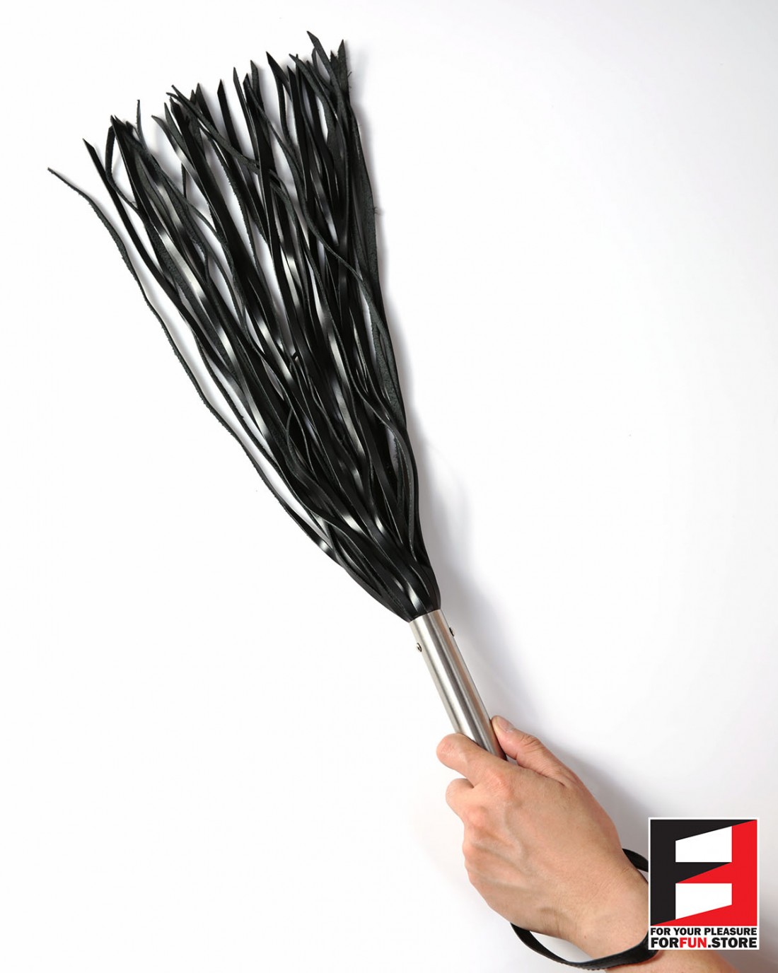 LEATHER WHIPS FOR YOUR PLEASURE : FORFUN